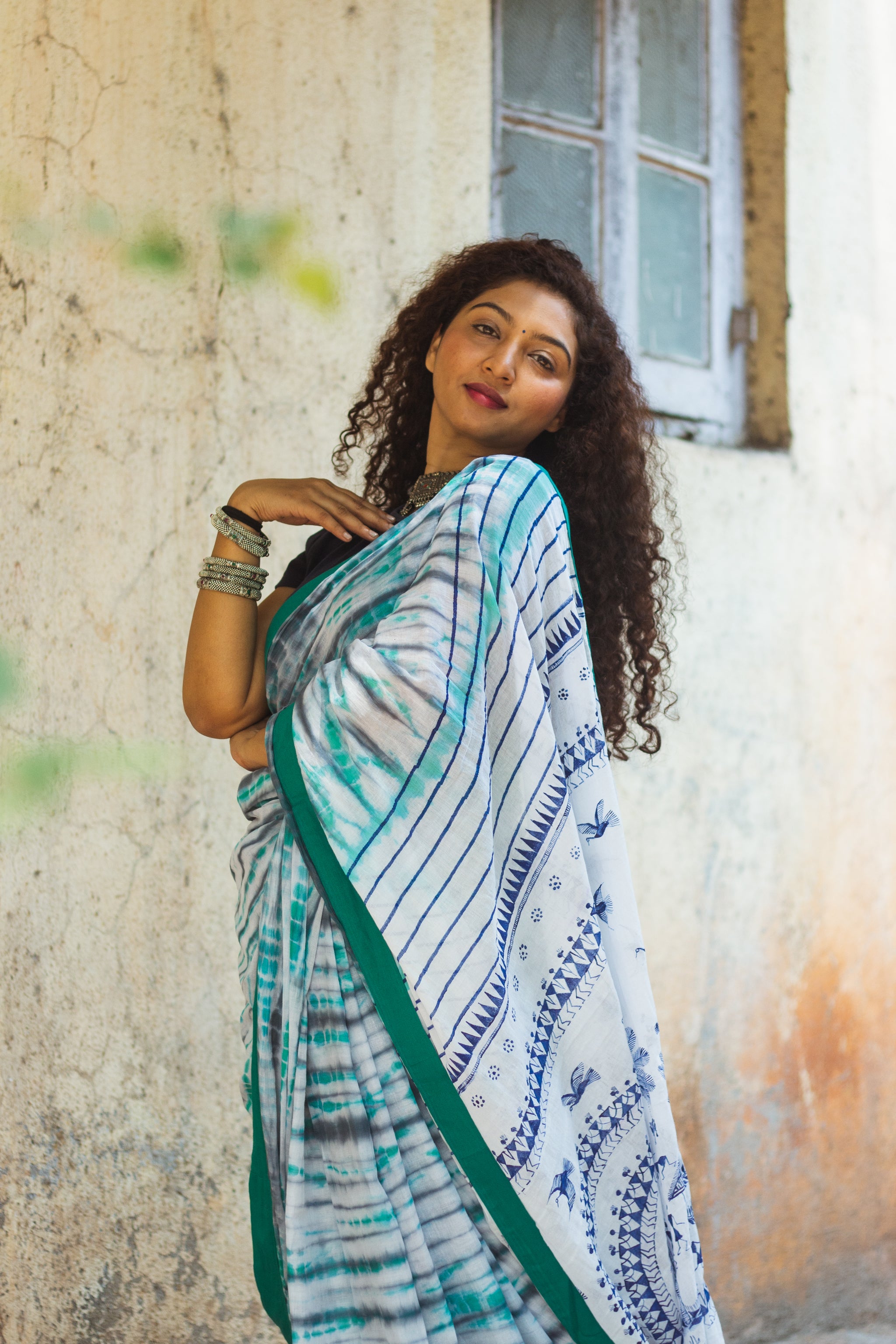 Exclusive Tie Dye Cotton Mul Saree • Handpainted Warli Art (Trees ...